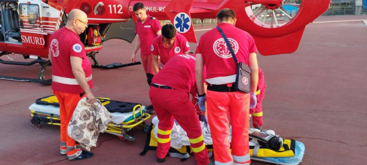 Interventie SMURD. Un copil - transportat de urgenta din Vulcanesti la ...