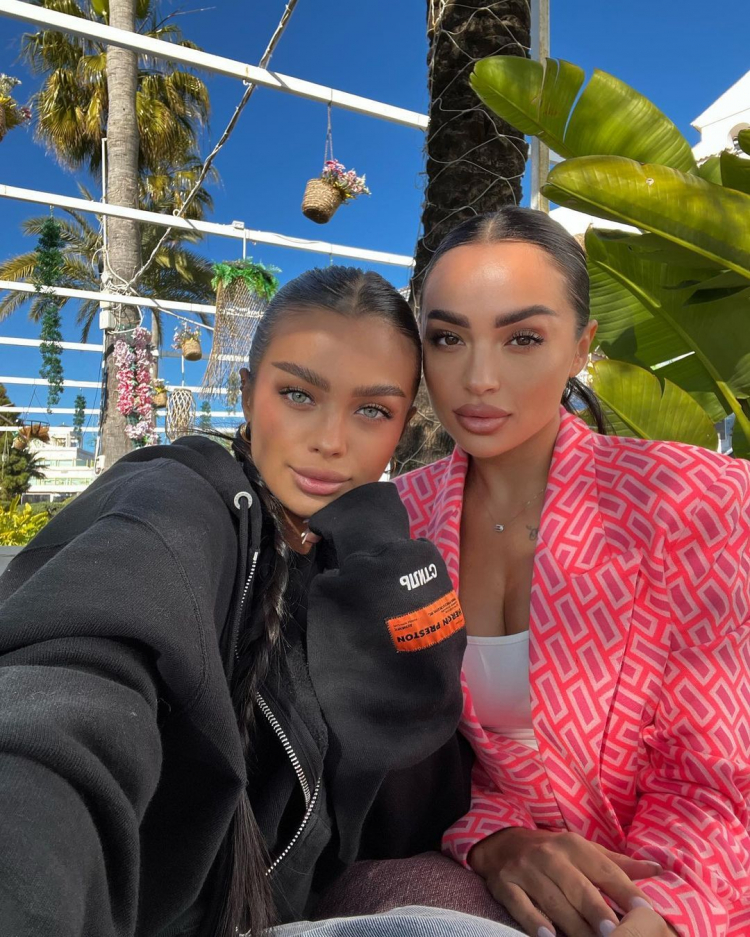 Kathryn C nu mai este bruneta! Vezi pentru ce nuanta a parului a optat ...