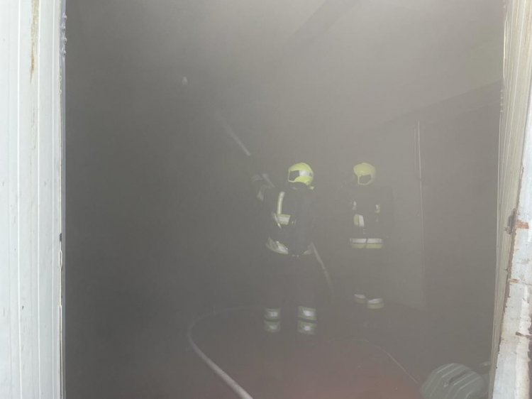 Incendiu de proportii la Ghidighici. Un depozit de 2 mii de metri ...