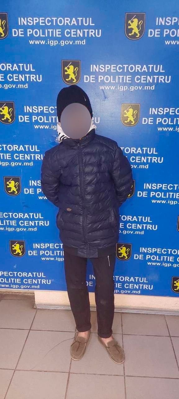 A vazut carabinierii si a schimbat directia. Un adolescent de 15 ani ...
