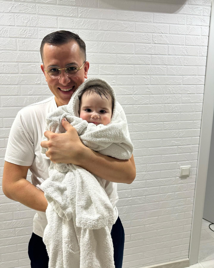 Patric Hanganu, la limita disperarii: „Am bruscat-o un pic, ea pe mine tot, mi-a rupt ochelarii ...