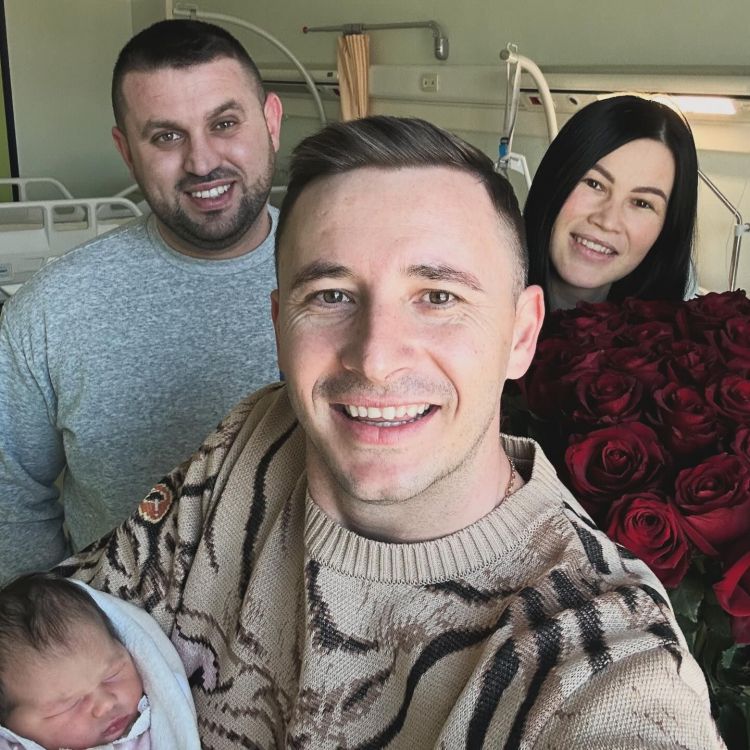 Emily, nepoata lui Emilian Cretu a fost conceputa prin fertilizare in ...