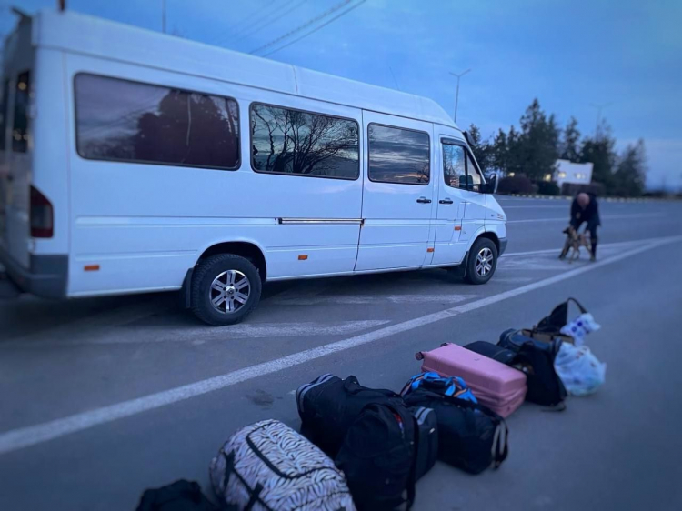 Canabis, in bagajul unui strain, la vama Leuseni. Ce spune Serviciul ...