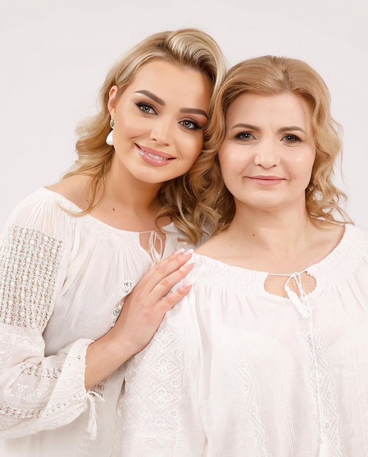Asa mame, asa fiice! TOP 8 vedete de la noi care seamana leit cu cele care le-au dat viata - FOTO
