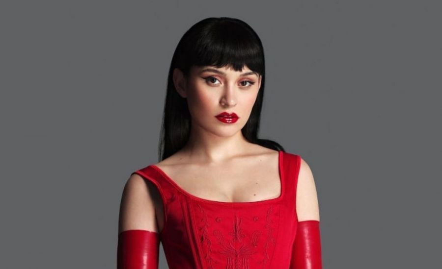 Irina Rimes socheaza printr-o aparitie infioratoare!