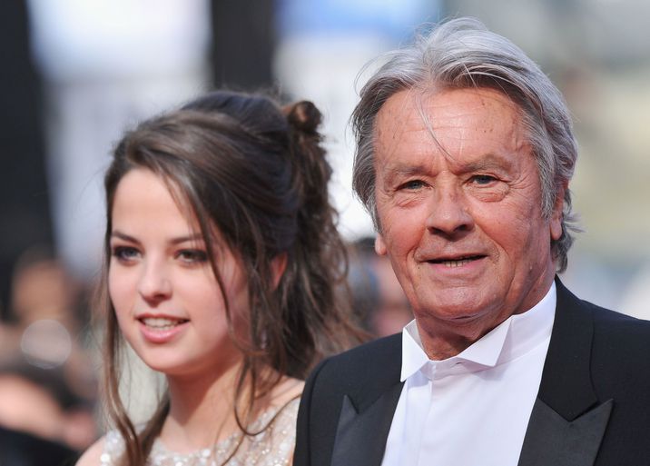 Fiica lui Alain Delon s-a casatorit. Anouchka si jumatatea sa, Julien ...