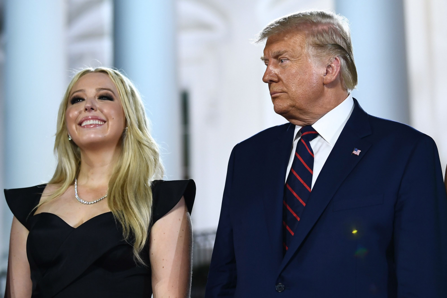 Donald Trump si-a condus la altar fiica cea mica. Vezi primele imagini ...