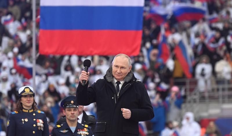 Putin superstar: Mii de rusi isi aclama liderul pe un stadion din ...