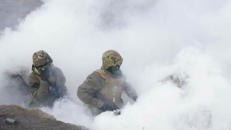 Rusii ataca cu munitie incendiara la Ceasiv Iar, oras in care se afla ...