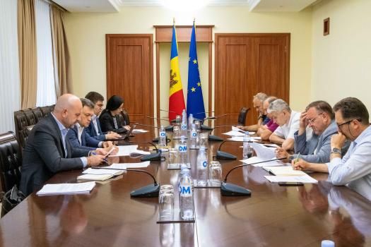 O noua runda de discutii intre premierul Dorin Recean si Forta ...