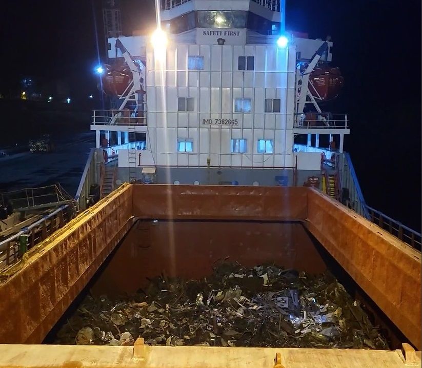 Grupul SOFILAREX, condus de Valentin Eșanu, exportă constant fier vechi ...