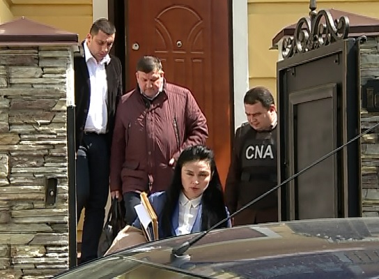 Ministrul transporturilor, seful ASD si doi oameni de afaceri, retinuti ...