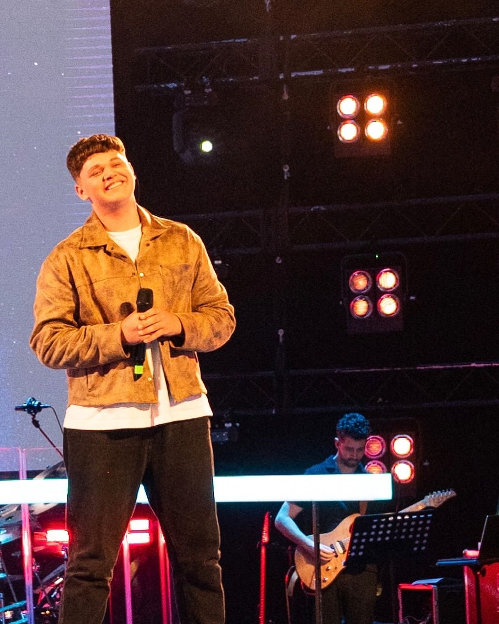 Oleg Spînu a împlinit 18 ani! Alături de cine a sărbătorit și de ce ...