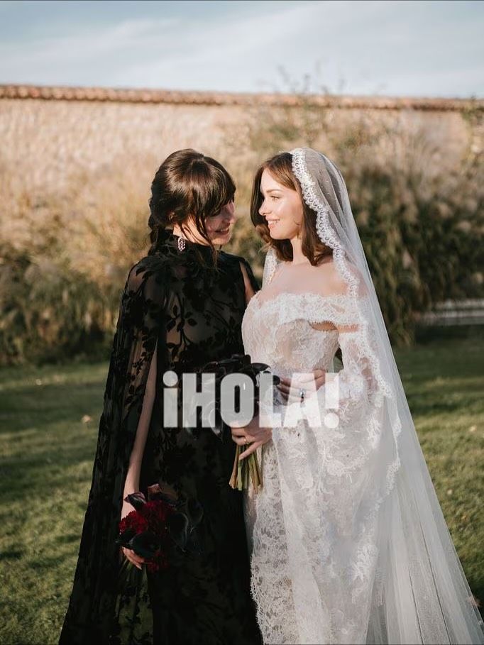 Stella, fiica lui Antonio Banderas, a avut la nuntă un buchet de cale ...