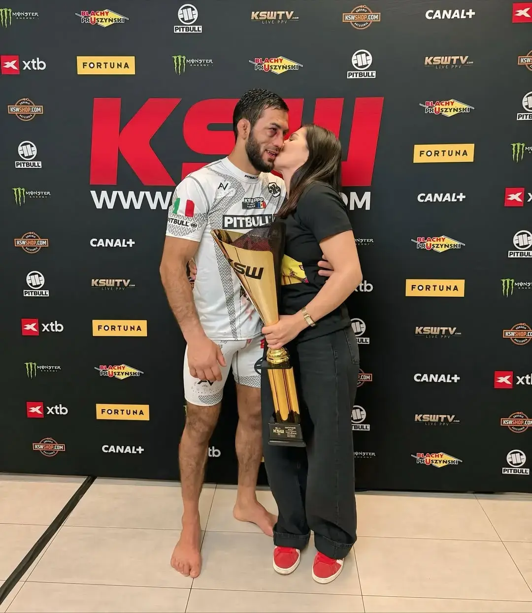 Mesajul lui Valeriu Mircea după ce a învins la KSW 112: „Am lăsat să se ...