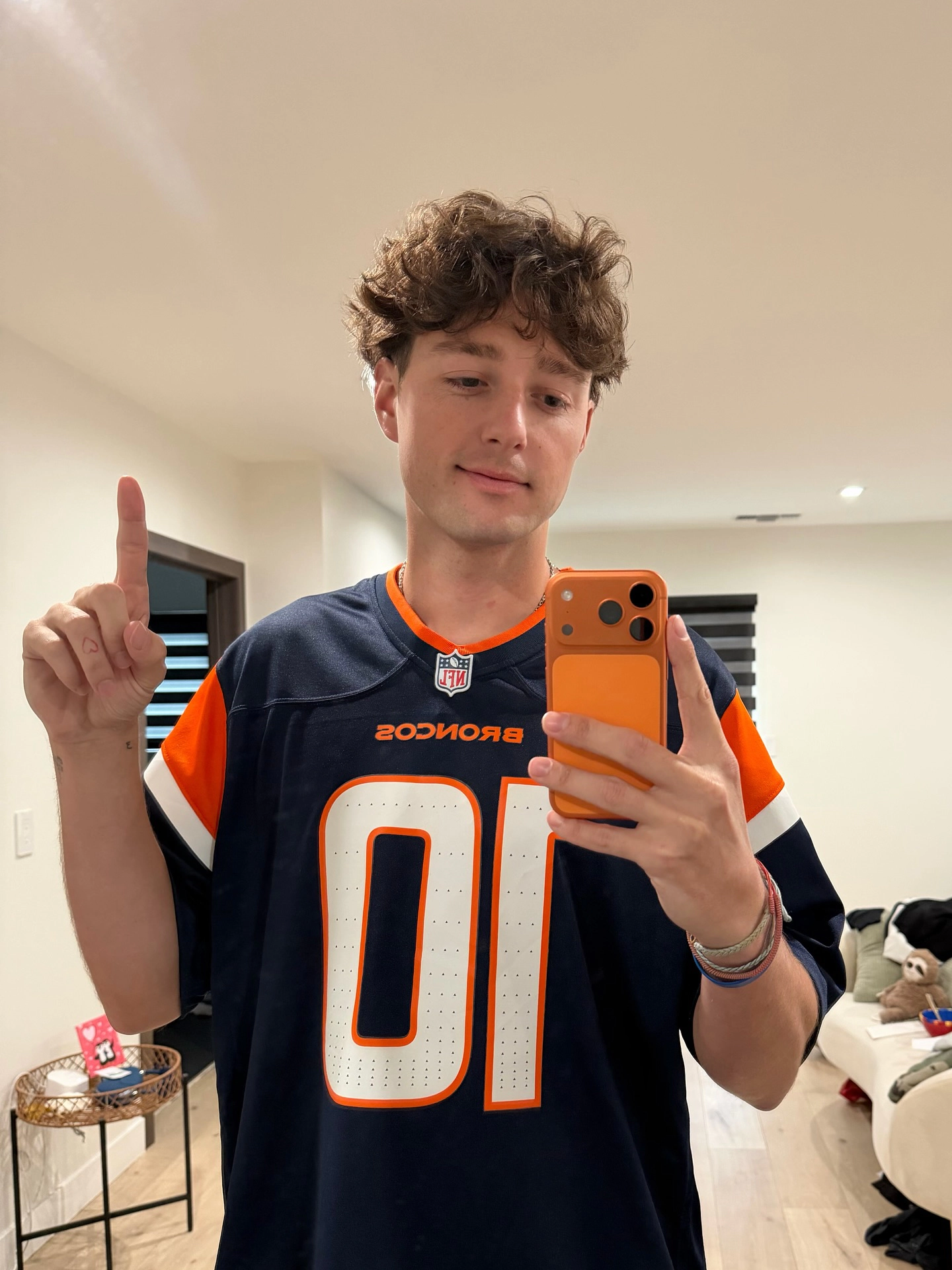 Un influencer cu 2.5 milioane de urmăritori, găsit mort la 31 de ani ...