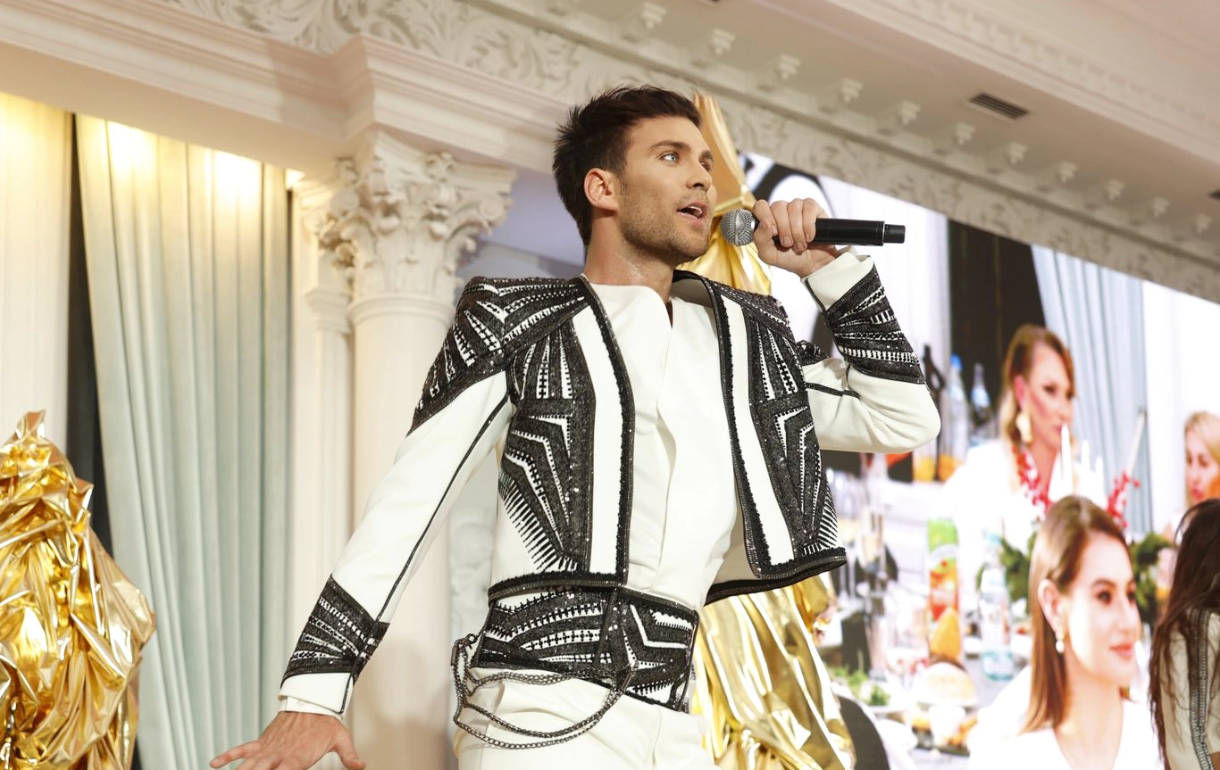 Aniversare cu stil! Interpretul Ionel Istrati și-a celebrat ziua de ...
