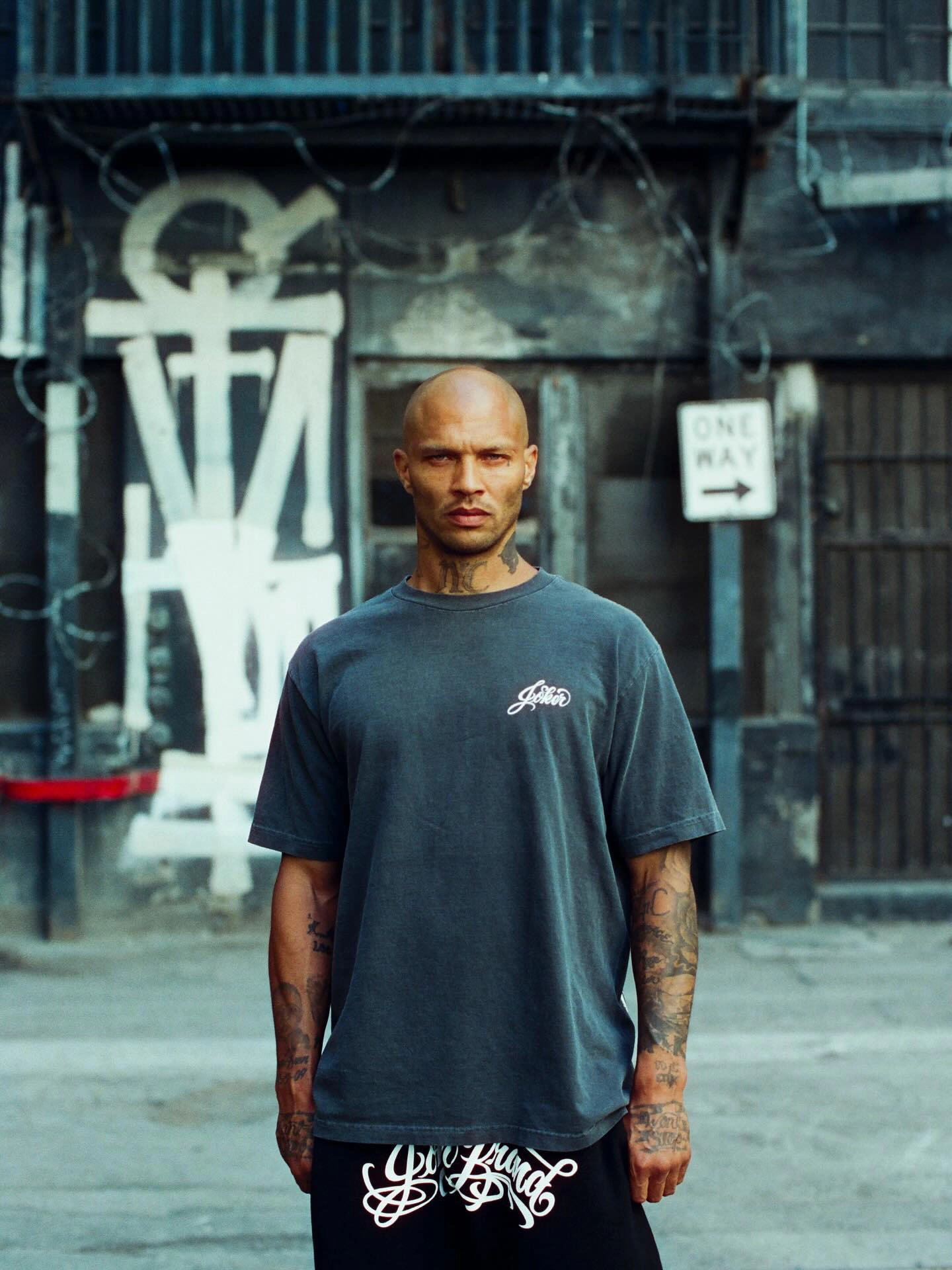 Jeremy Meeks, desemnat „cel mai frumos infractor din lume”, este astăzi ...