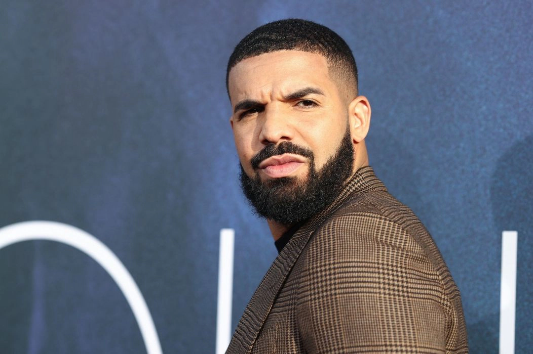 Drake a pariat 1 milion de dolari pe Arsenal. Cum a reapărut celebrul ...