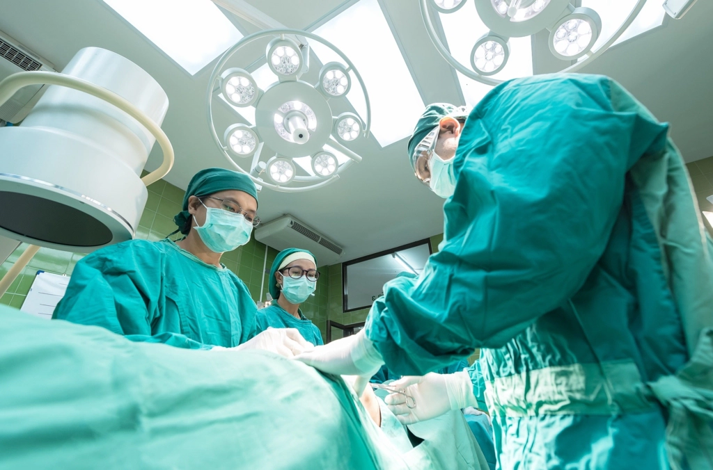 Transplant fără precedent în China. Un pacient aflat în moarte ...